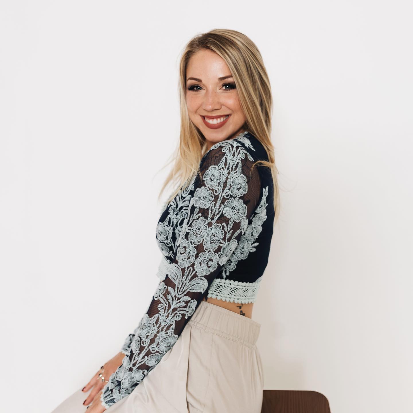 Alyssa Scott teaches us the power of love with “Where Does It Go” – LA ...