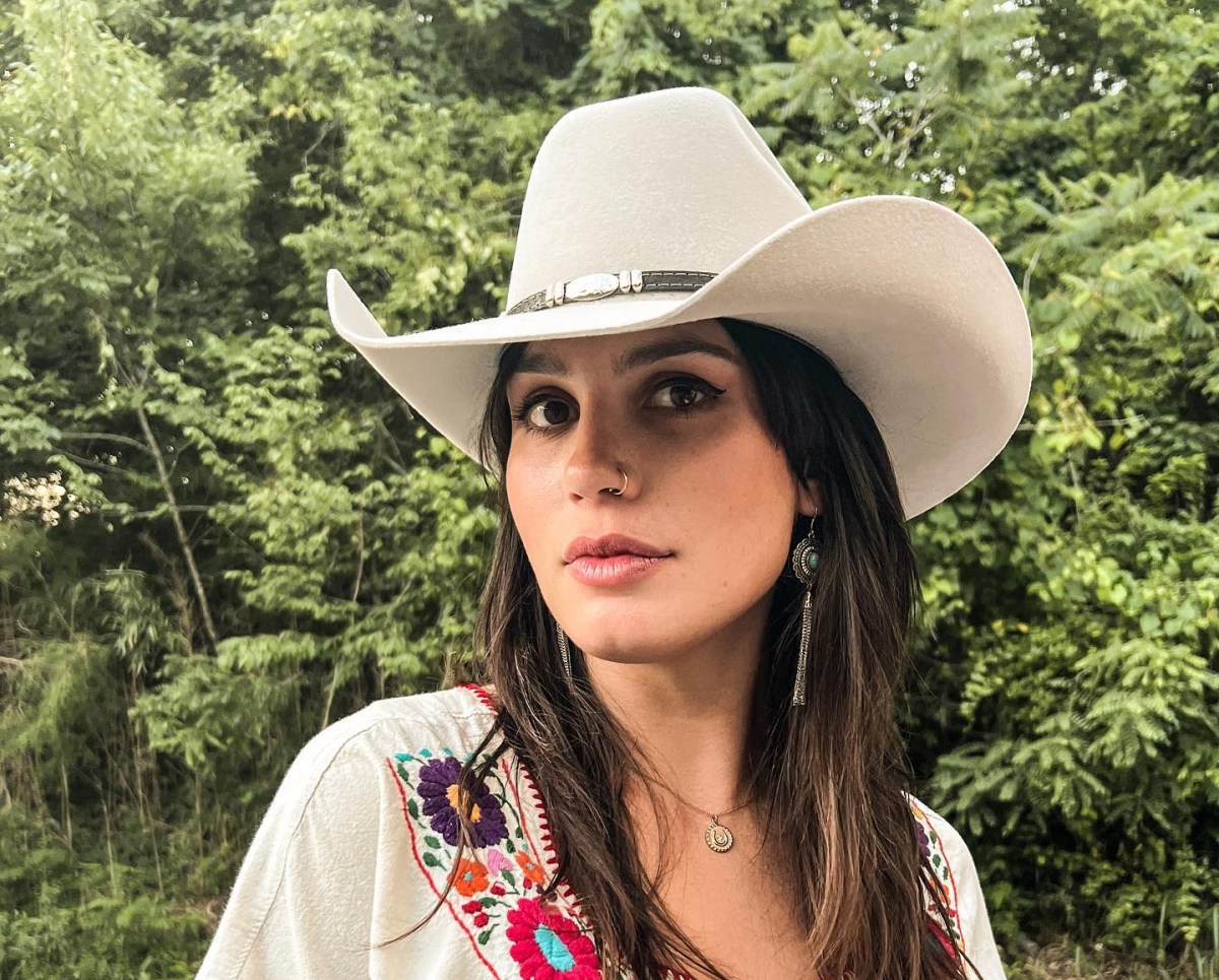 Stefanie Joyce battles sin and redemption with “Marlboro Reds and Motel ...