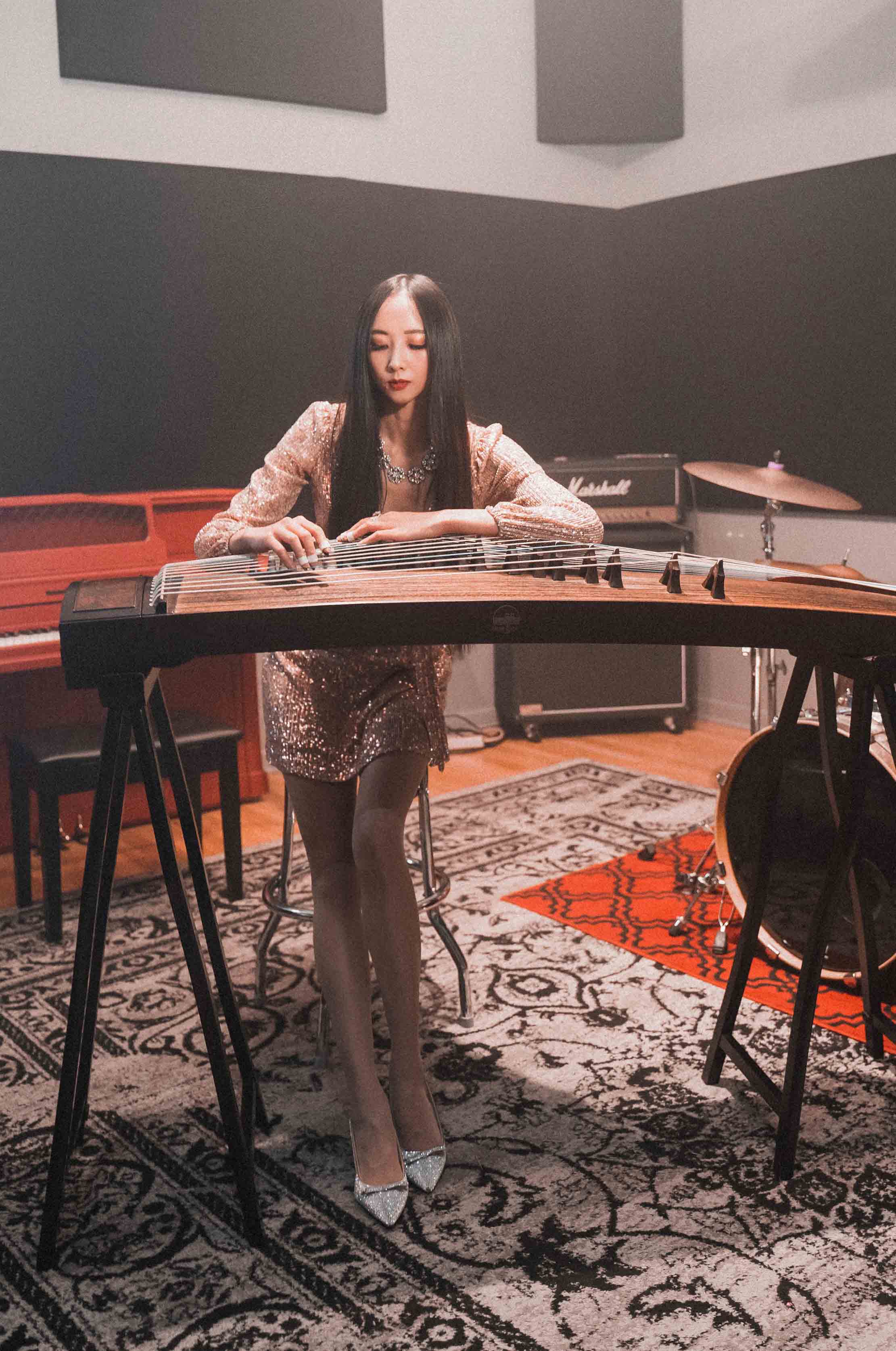Annie Zhou gains new light in “Out of the Blind” – LA Music Review