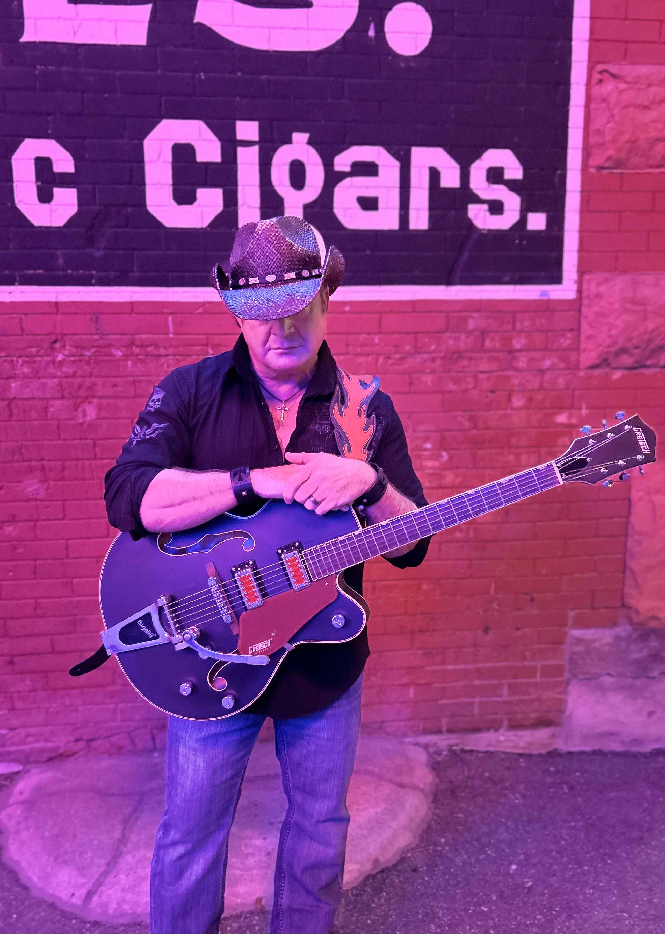 Brendon Mac delivers a smashing version of “Ring of Fire” – LA Music Review